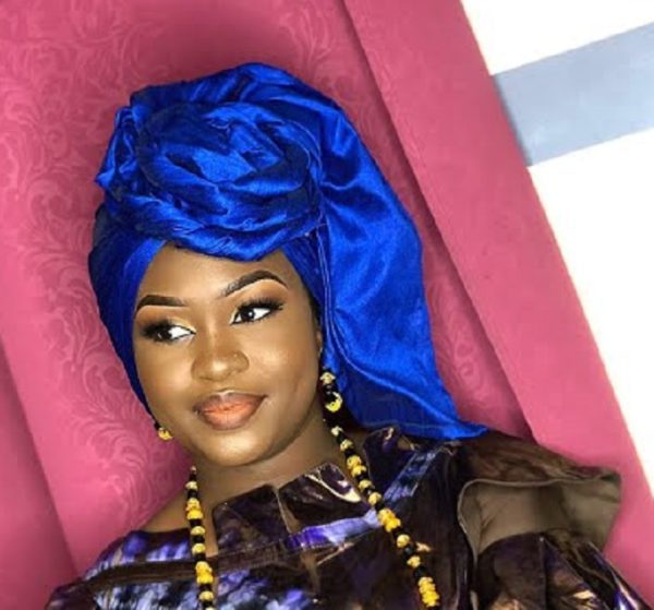 Moussor : 8 femmes sénégalaises majestueuses en foulard moussor ...